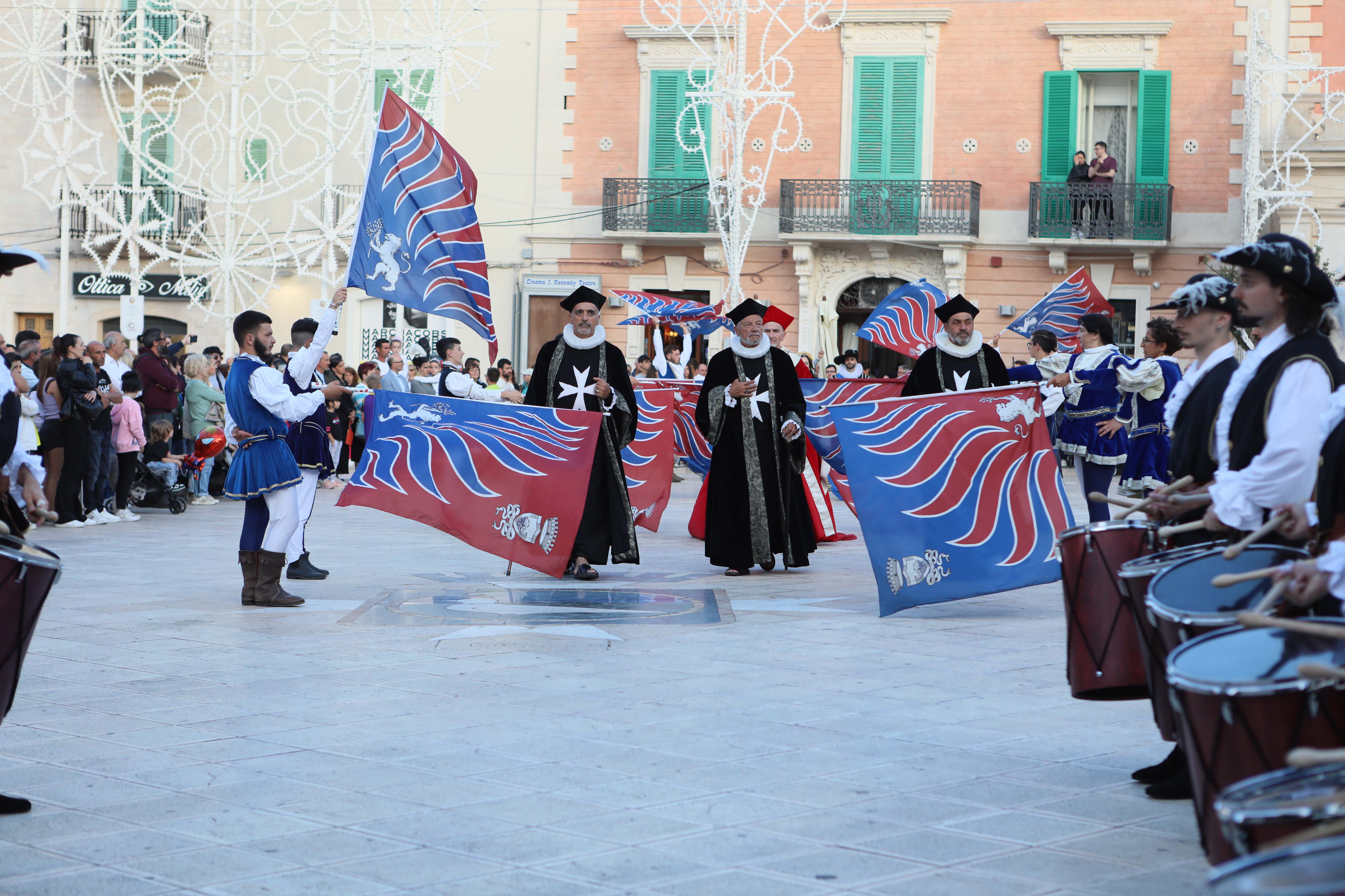 Con la Festa dei Cortei Storici d’Italia entra nel vivo la Festa Patronale